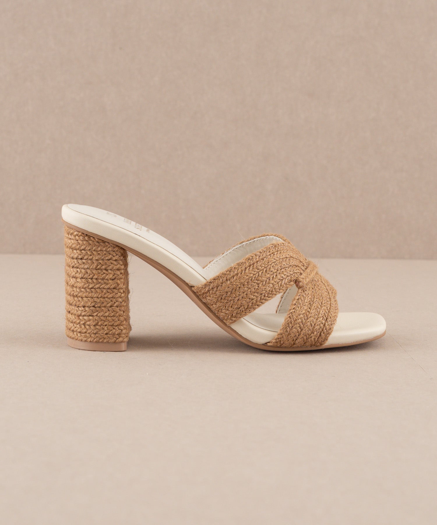 The Santiago | Toffee Raffia Heel – Oasis Society